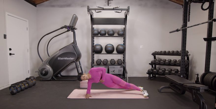 Forearm Side Plank Pulse - Tru Training