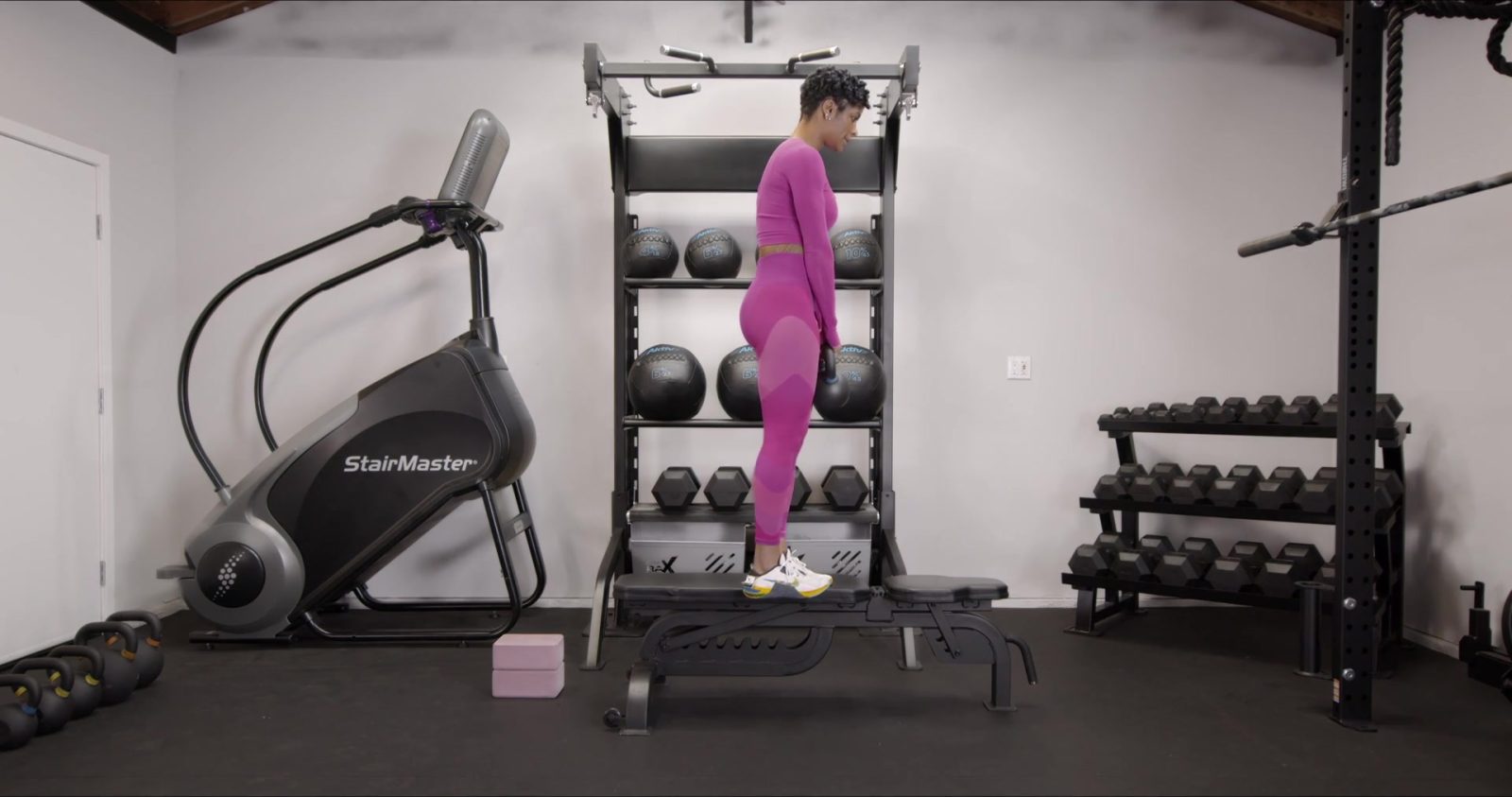 Box Lateral Step Down Dynamic:ISO - Tru Training