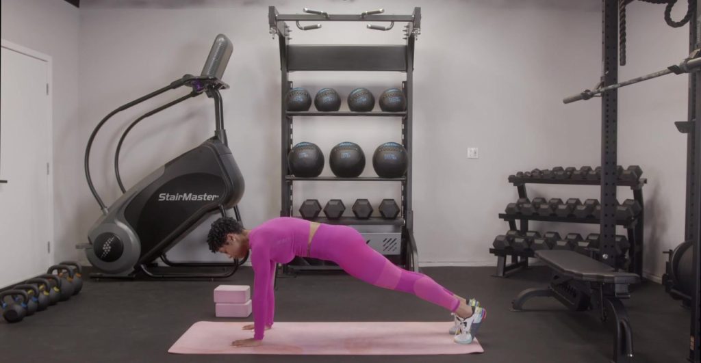 Modified Forearm Plank W Alt Hip Ext - Tru Training